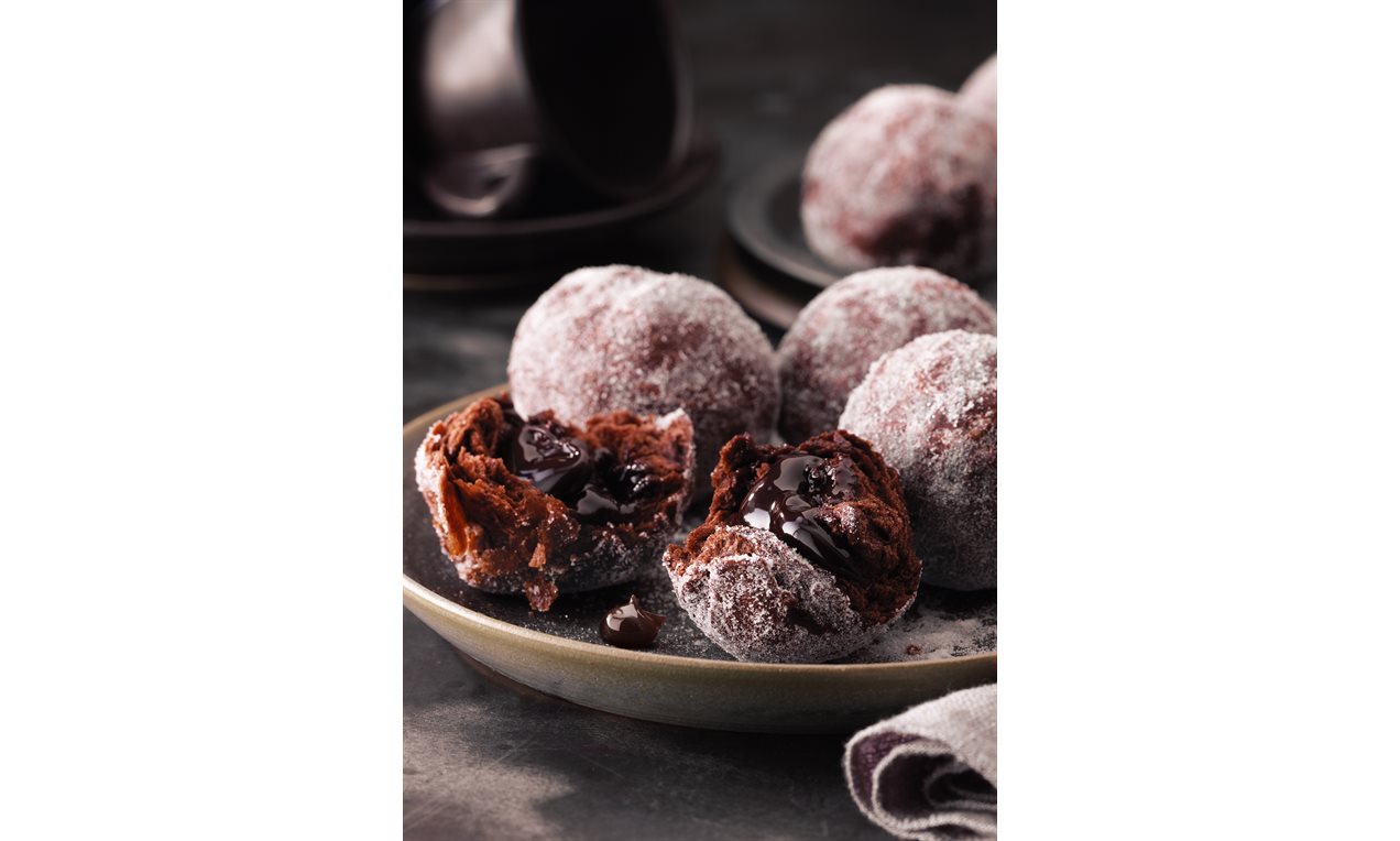 Chocolate Donut Bombs Recept | Dr. Oetker